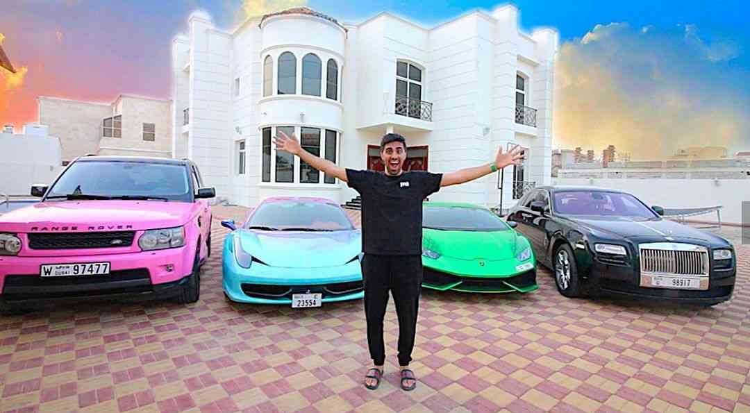 Mo vlogs Wiki, Dad, Net Worth, Sister, Age, Real Name, Girlfriend