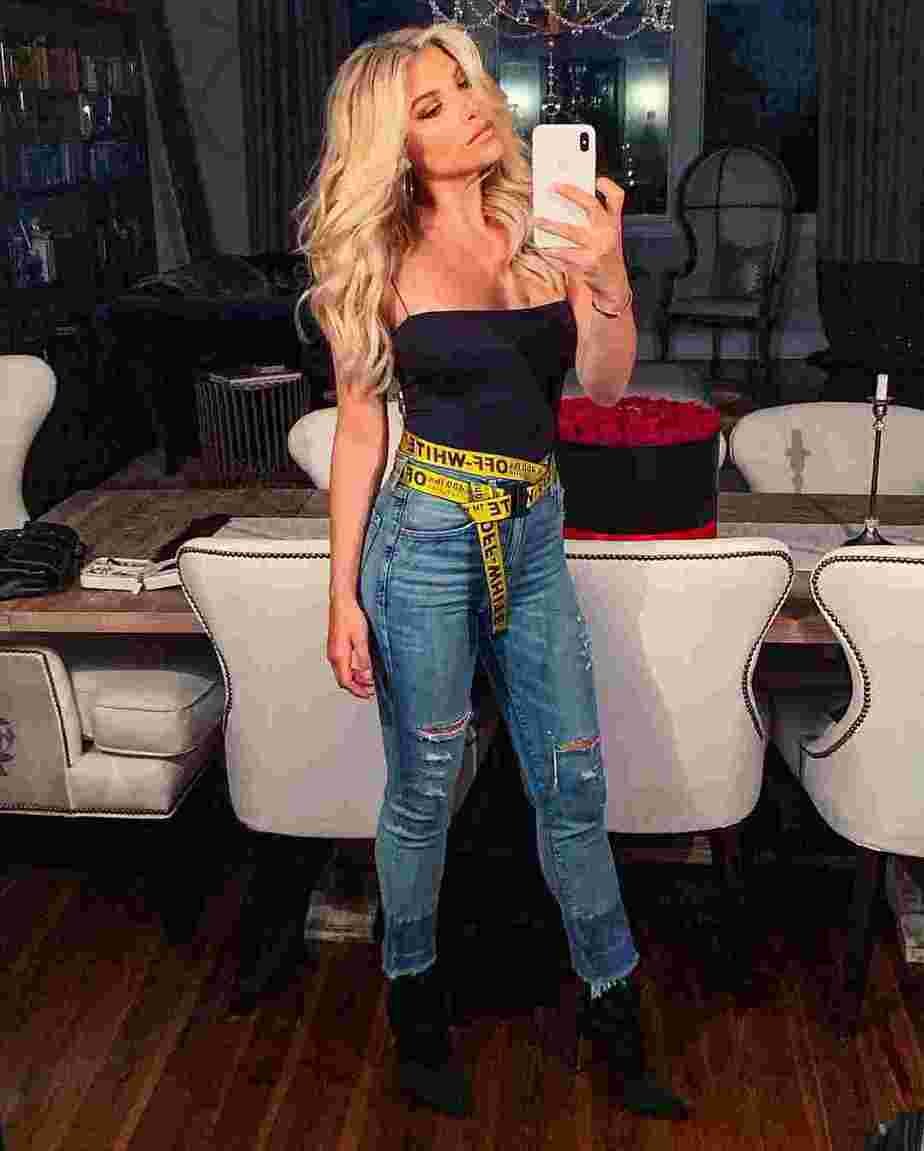 Melanie Collins CBS, Age, Wiki, Boyfriend, Married (Must See!)