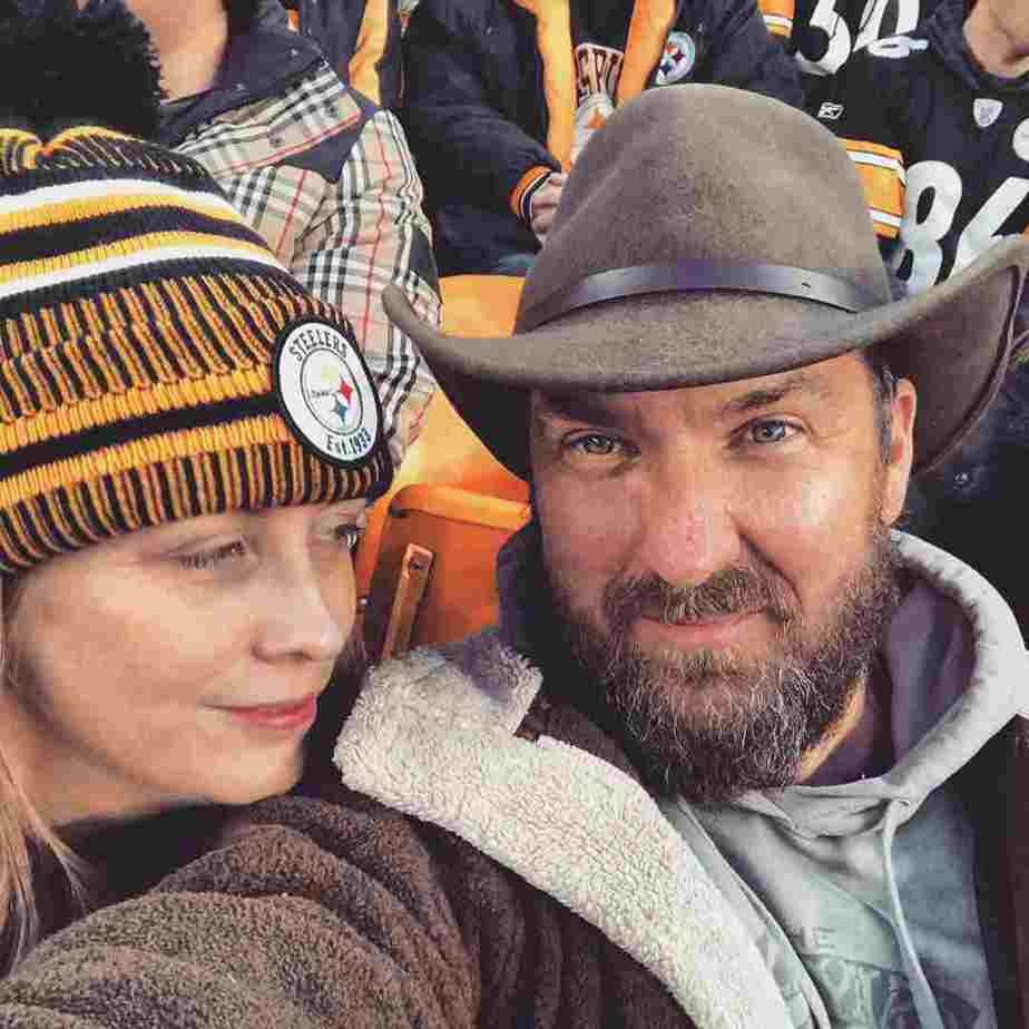 Mark Bowe Age Wiki Height Net Worth Wife House Birthday