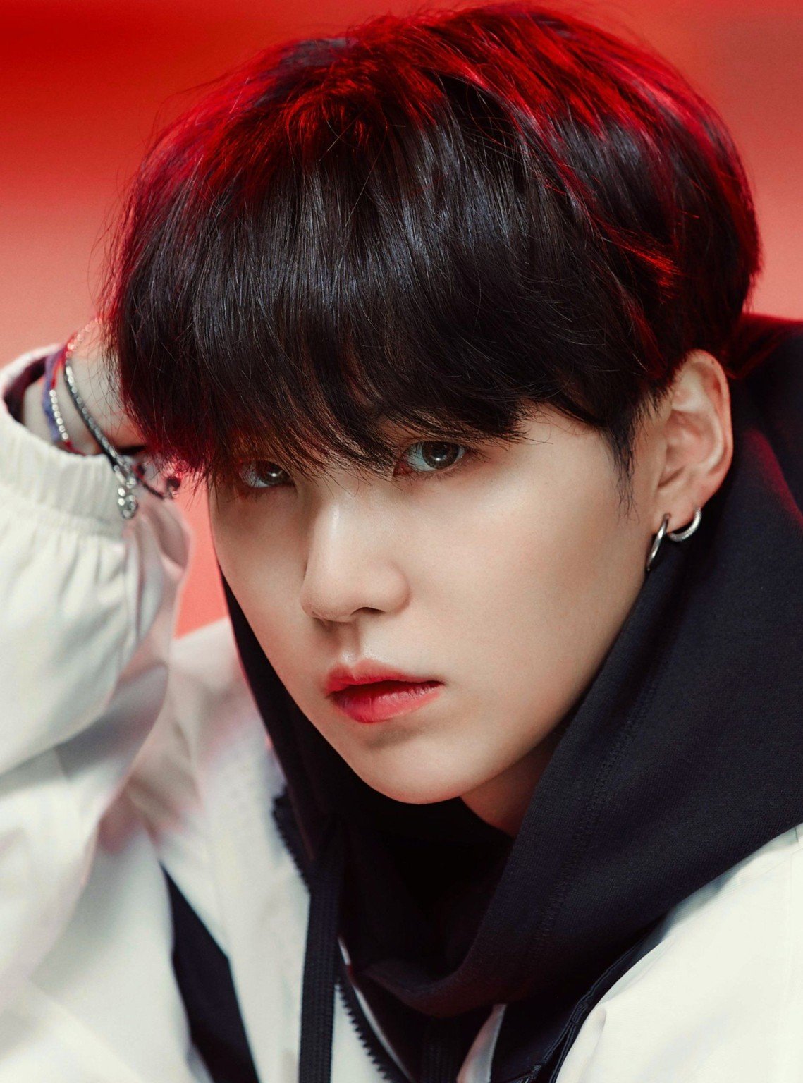 Min Yoongi Age, Net Worth, Family, Height, Girlfriend
